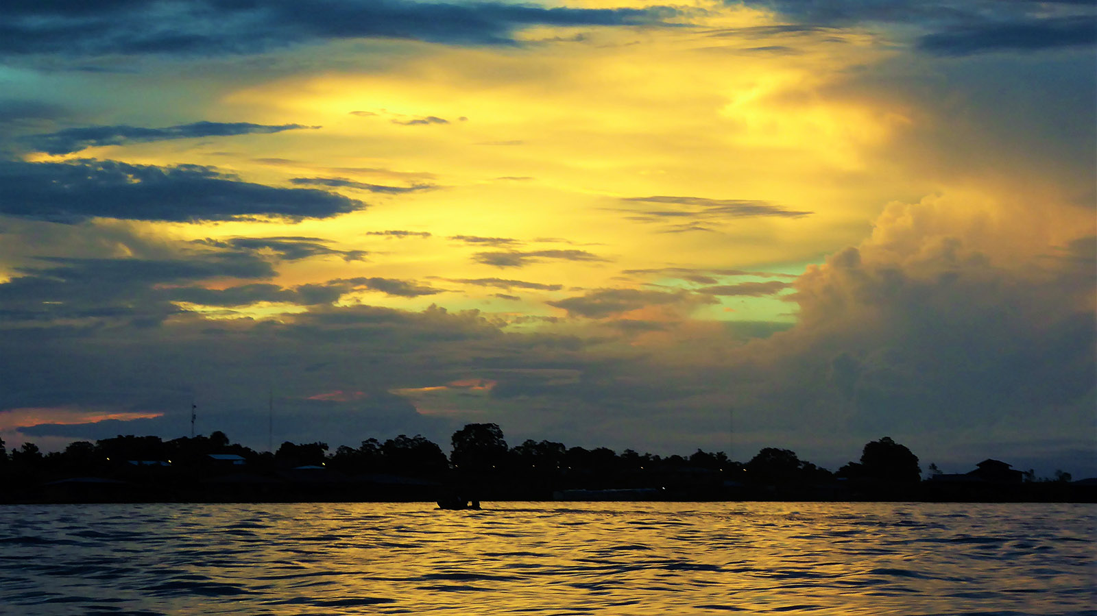 Diving into the Amazon: Gerald Barr floats on, in, and under the river